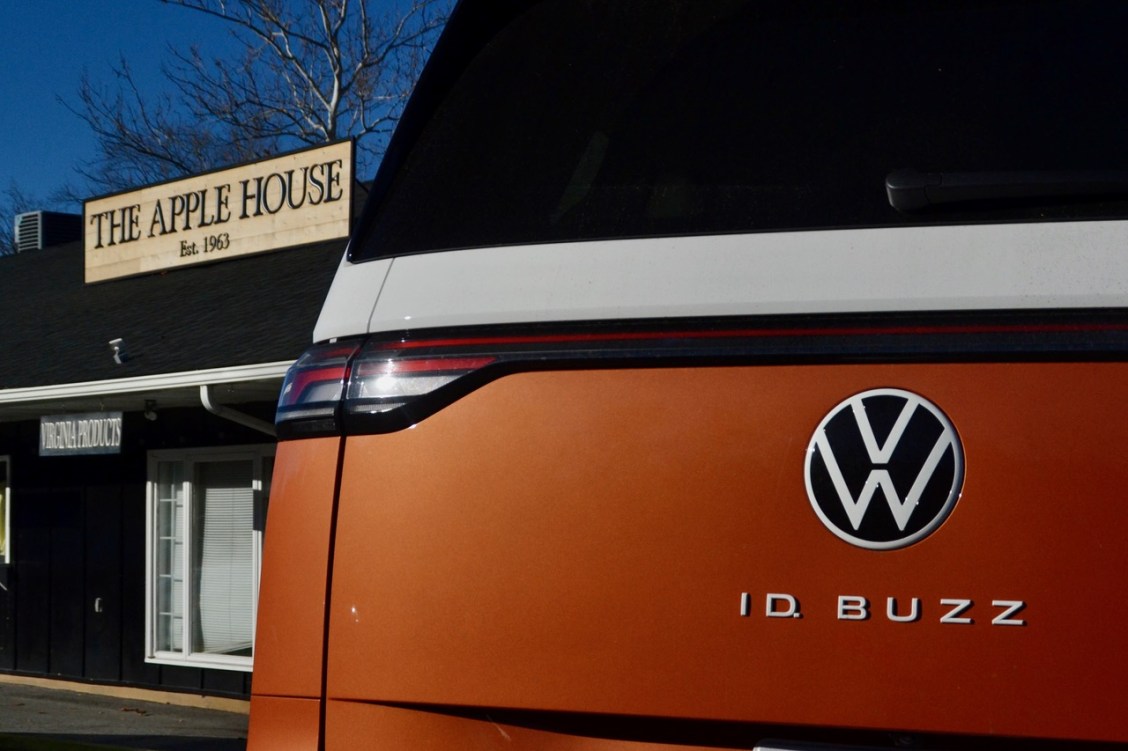 Driving the mythical ID.BUZZ, VW's new electric bus | Popular Science