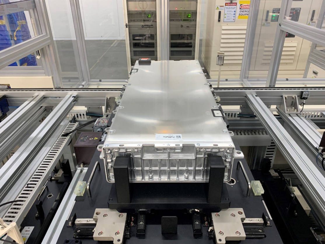 In study, material creates clean electricity from air | Popular Science