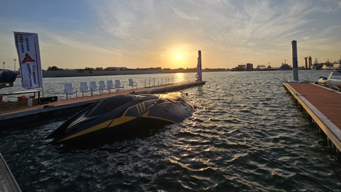 Take a look at this electric submarine prototype | Popular Science