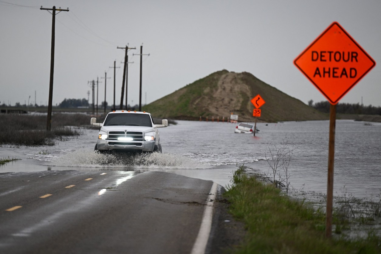 What is Tulare Lake, and why it is flooding? | Popular Science