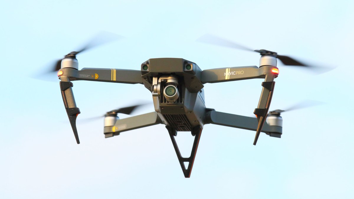 A worm-inspired liquid neural network helps drones fly | Popular Science
