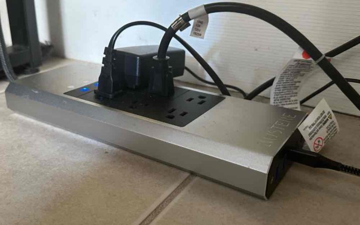 The best USB power strips to keep your devices charged | Popular Science