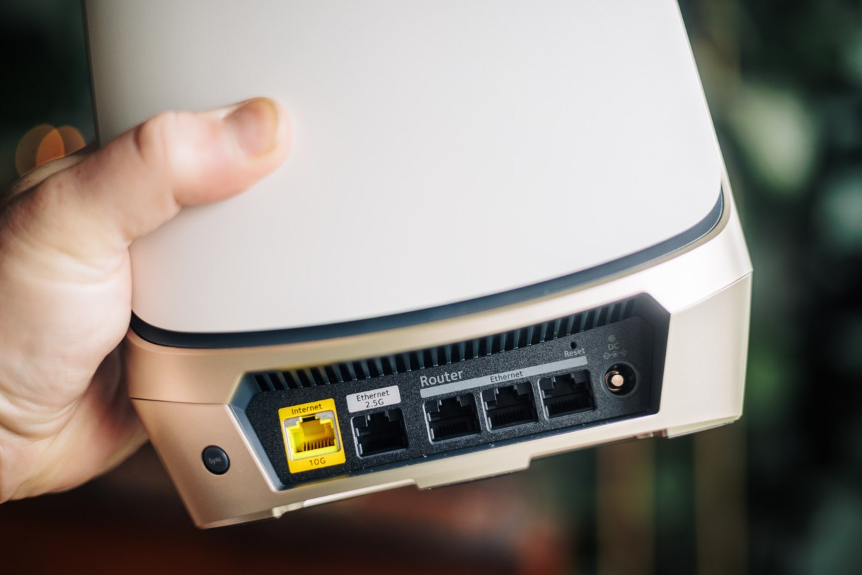 Netgear Orbi 960 WiFi 6E mesh system review: All the speed you could ...