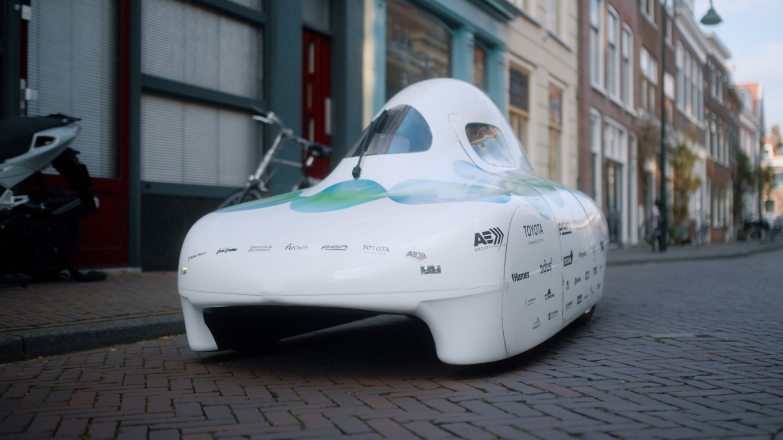 Tiny hydrogen-fueled car breaks world record | Popular Science