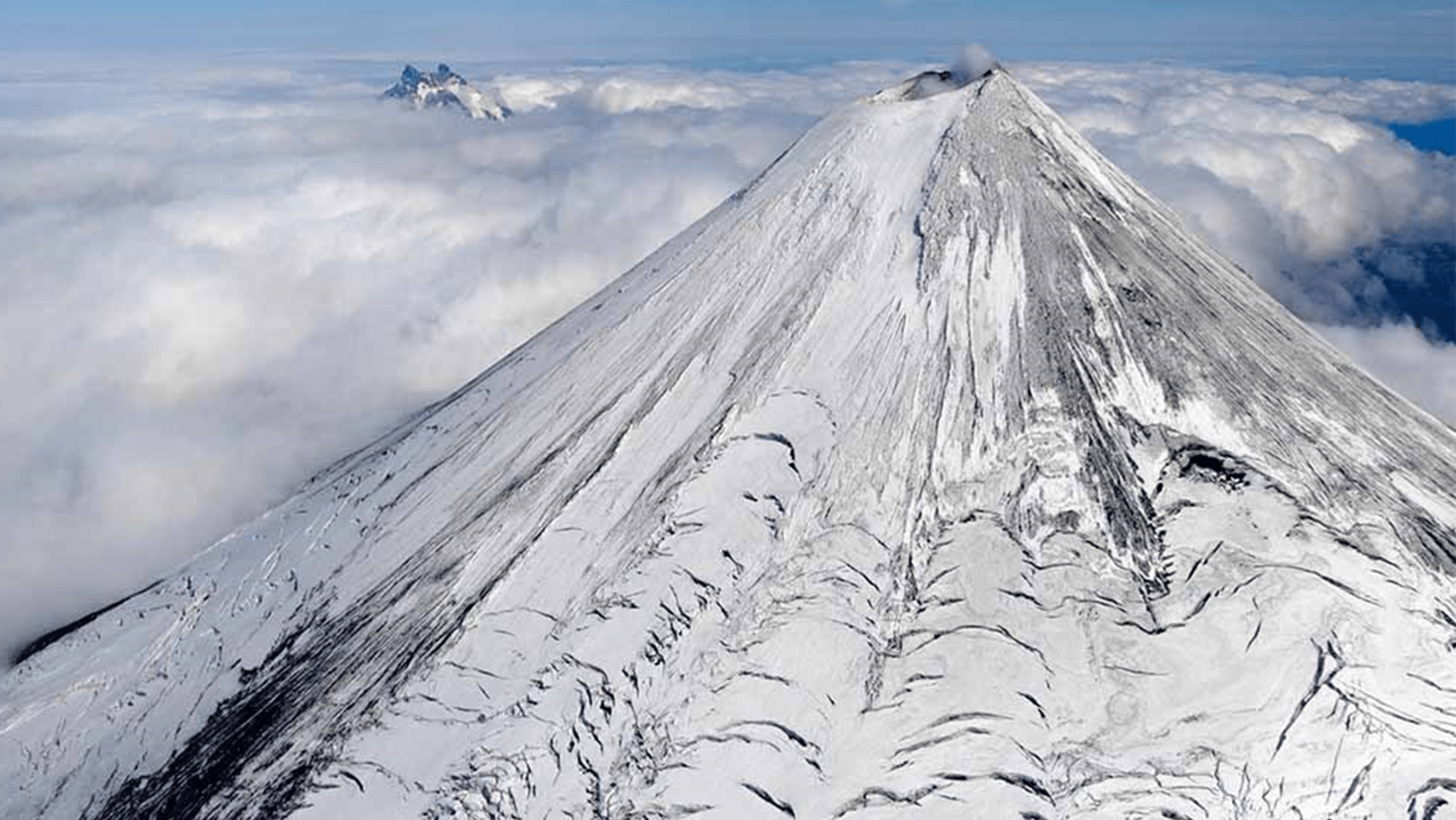 Alaska volcano spews 5.5 mile high ash cloud | Popular Science