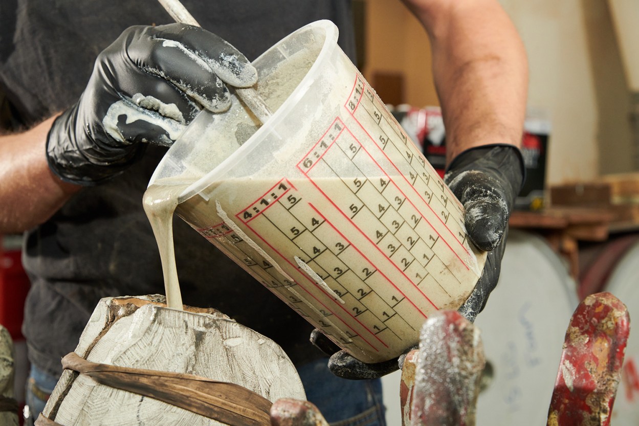 How artists make replicas of dinosaur fossils | Popular Science