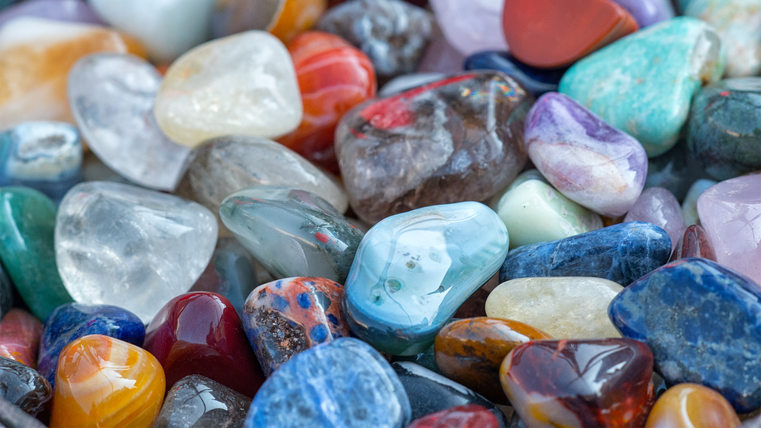 Gemstones' structure can tell their origin story | Popular Science