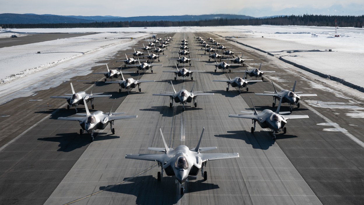A remote Alaskan Air Force base is getting a small nuclear reactor ...