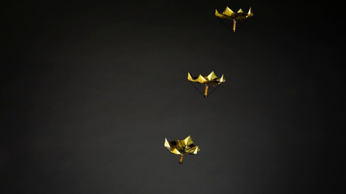 Microbots fold like origami to control their descent | Popular Science