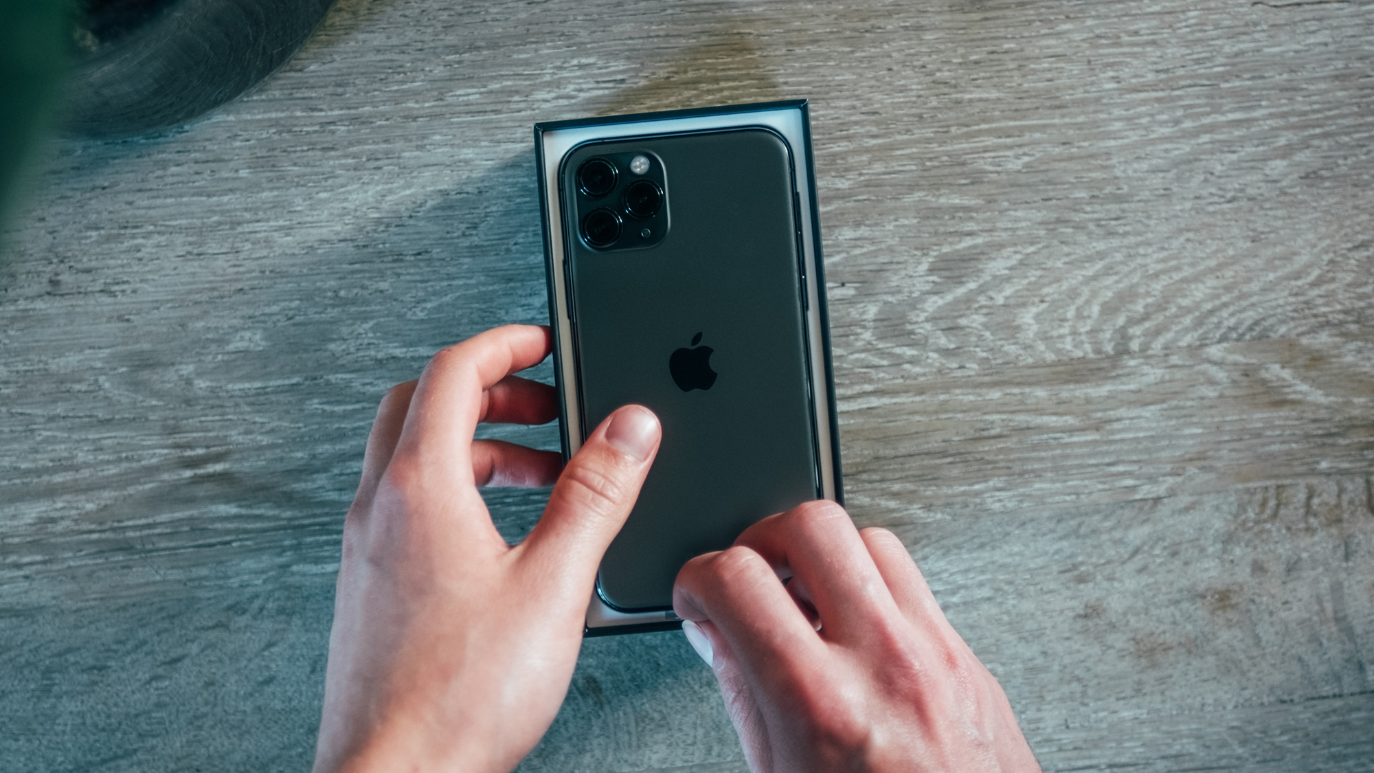 How to buy used phones, laptops, and other tech gadgets | Popular Science