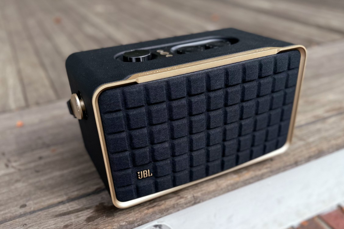 JBL Authentics 300 speaker review: Allowed to be loud | Popular Science