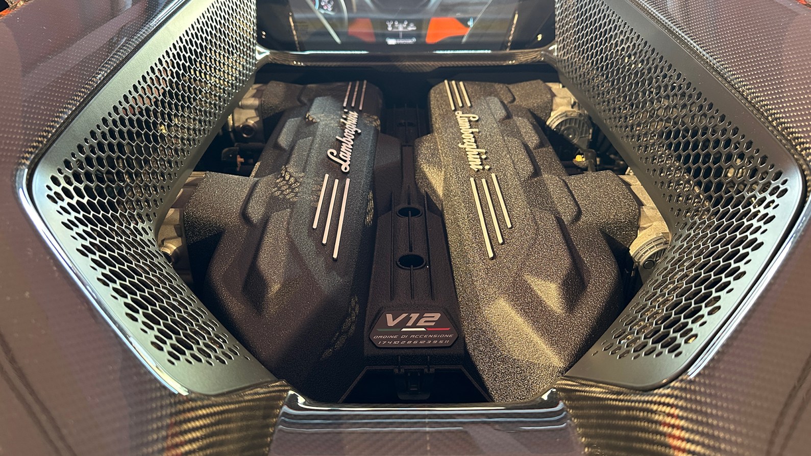 The Revuelto sports the lightest V12 Lamborghini has ever made ...