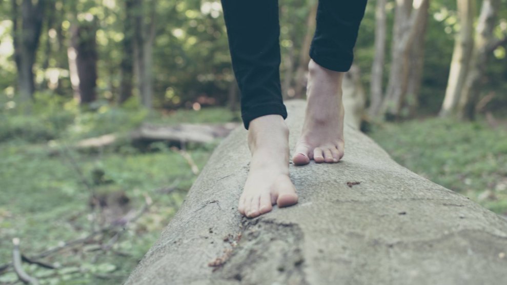 How to start barefoot hiking | Popular Science