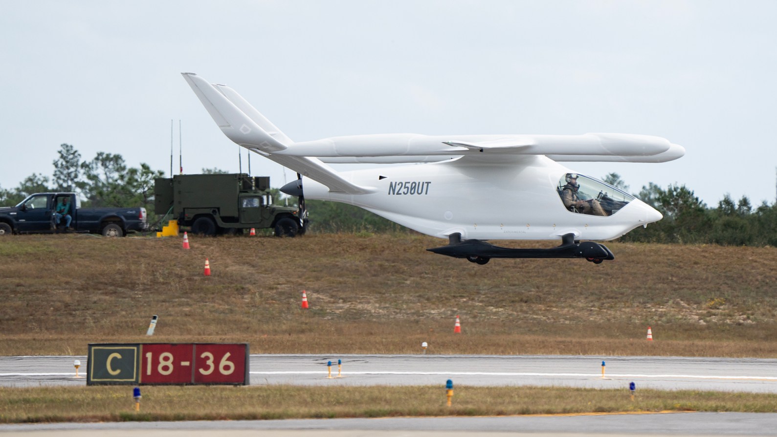 An electric plane flew 2,000 miles, and now the Air Force will test it ...