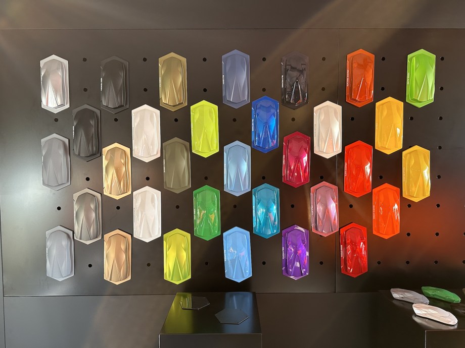 This blue paint color for cars uses nano-pigments for more intensity ...