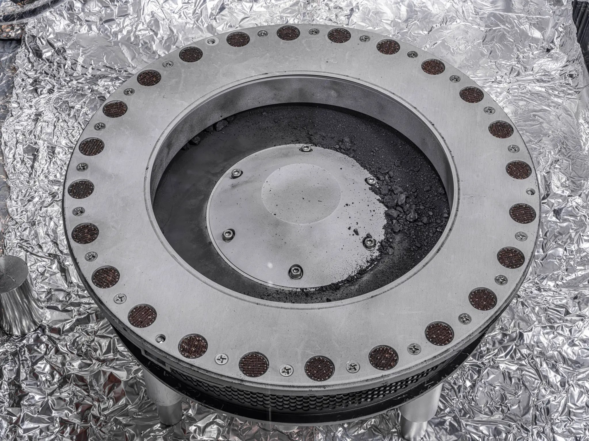 Smithsonian unveils Bennu astroid sample from NASA's OSIRIS-REx mission ...