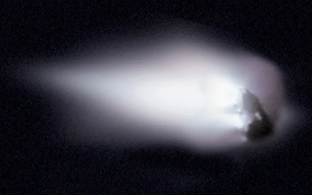 Halley's comet is on its way back towards Earth | Popular Science