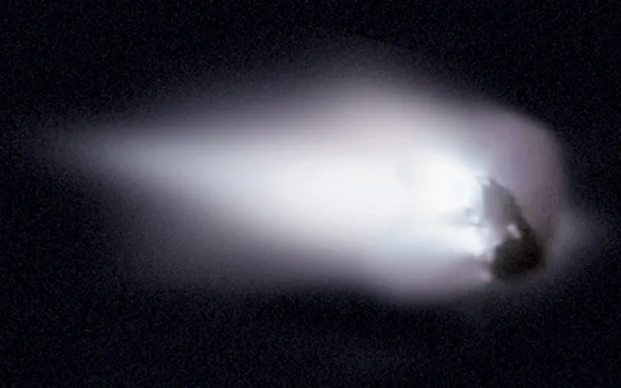 Halley's comet is on its way back towards Earth | Popular Science