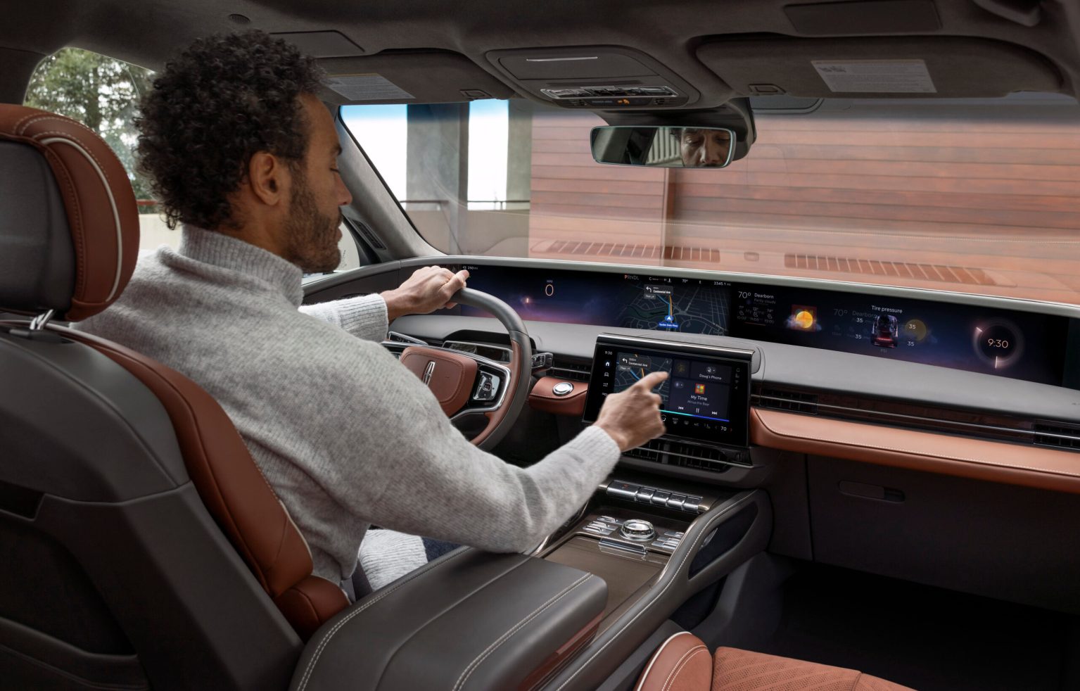 The 2024 Lincoln Nautilus has a 48-inch panoramic 'infotainment' screen ...