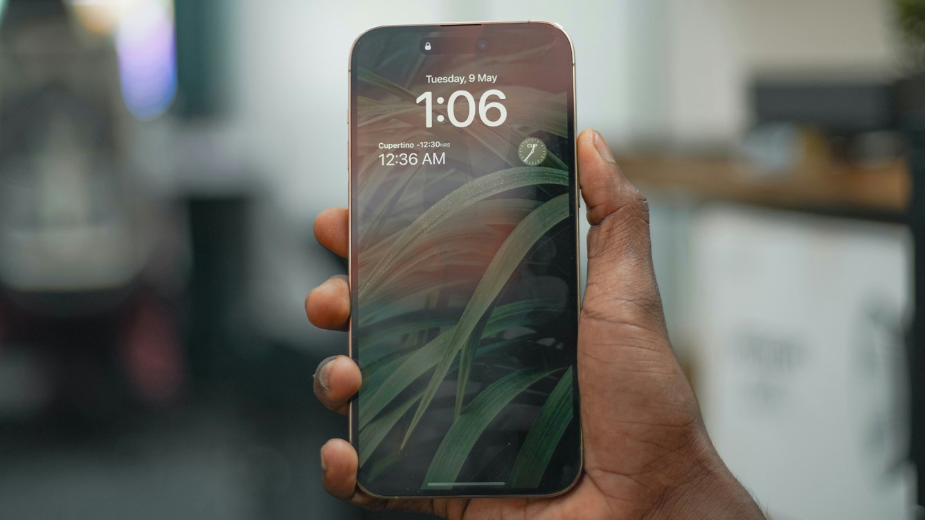 How to customize your phone's always on display | Popular Science