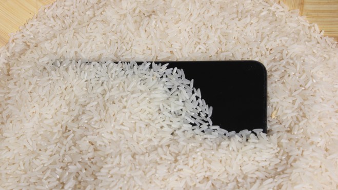 Do not put your wet iPhone in rice, warns Apple | Popular Science