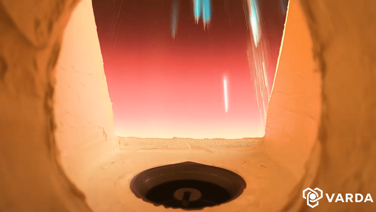 Watch the plasma fly in space capsule's dramatic fall to Earth ...
