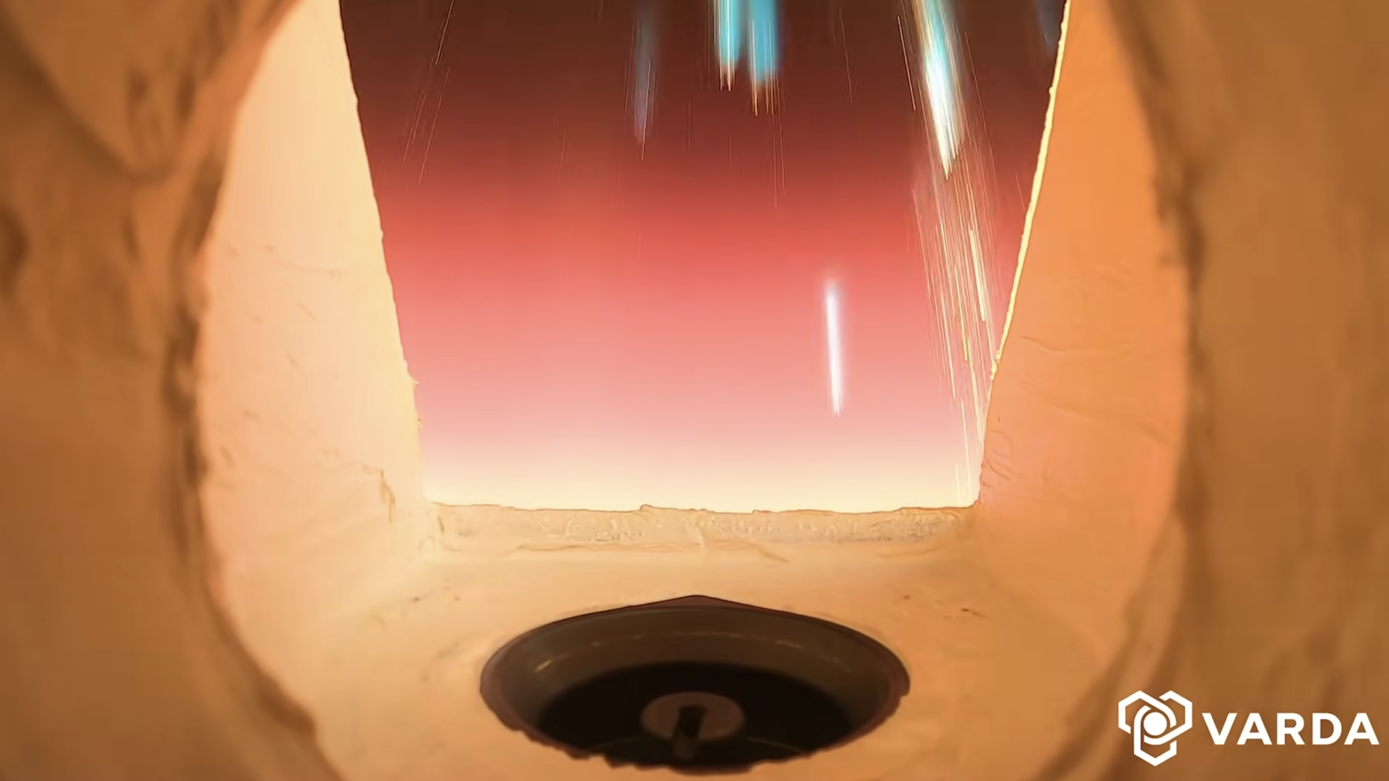 Watch the plasma fly in space capsule's dramatic fall to Earth ...