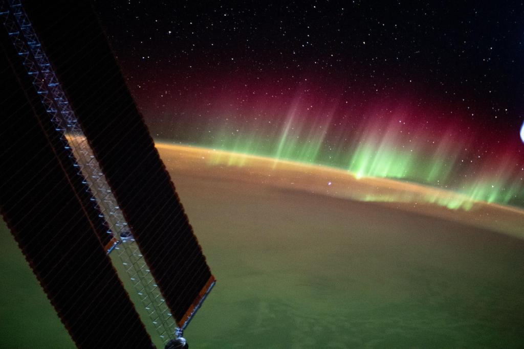 15 captivating photos of auroras seen from space | Popular Science