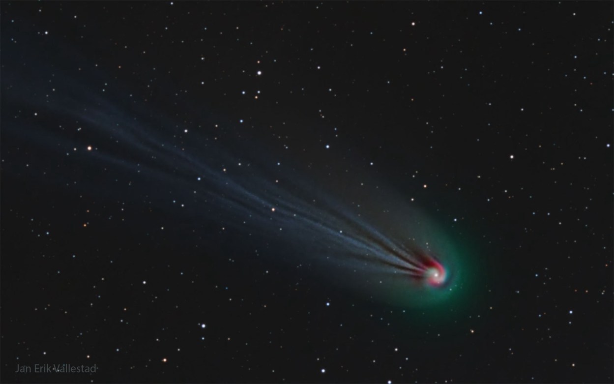 Don't miss your chance to see the cryovolcanic 'devil comet' | Popular ...