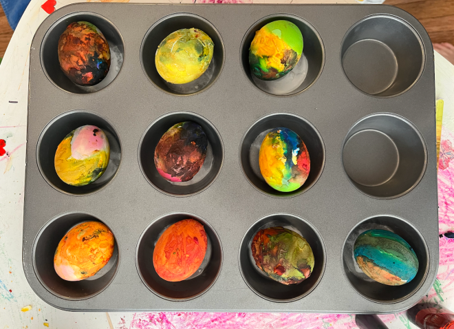 How to dye volcano Easter eggs and create color explosion | Popular Science