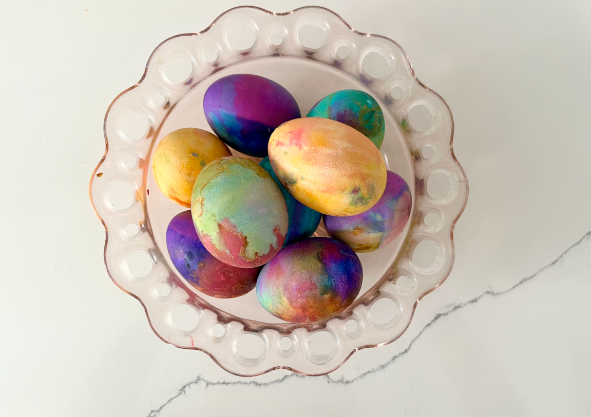How to dye volcano Easter eggs and create color explosion | Popular Science