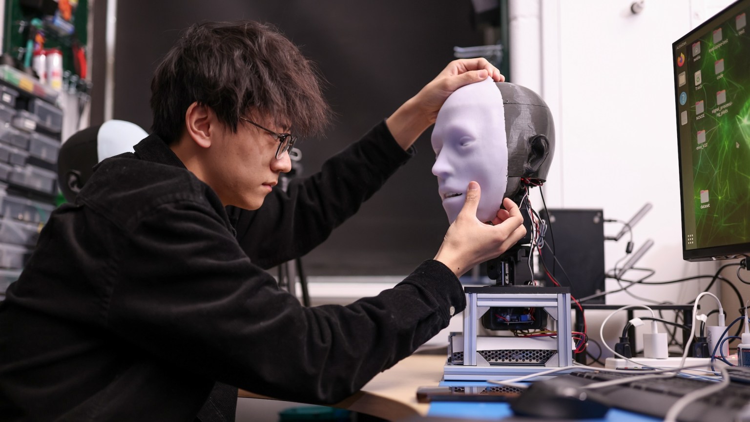 A robot named ‘Emo’ can out-smile you by 840 milliseconds | Popular Science