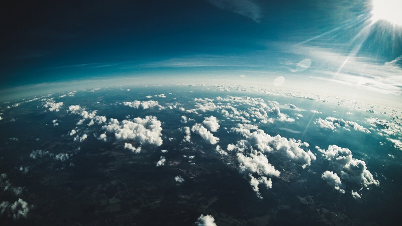 Watch the plasma fly in space capsule's dramatic fall to Earth ...