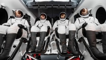 SpaceX reveals new sleek spacesuits ahead of upcoming historic mission | Popular Science