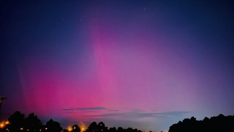 Spectacular aurora photos: Skies dazzle in vivid colors around the ...