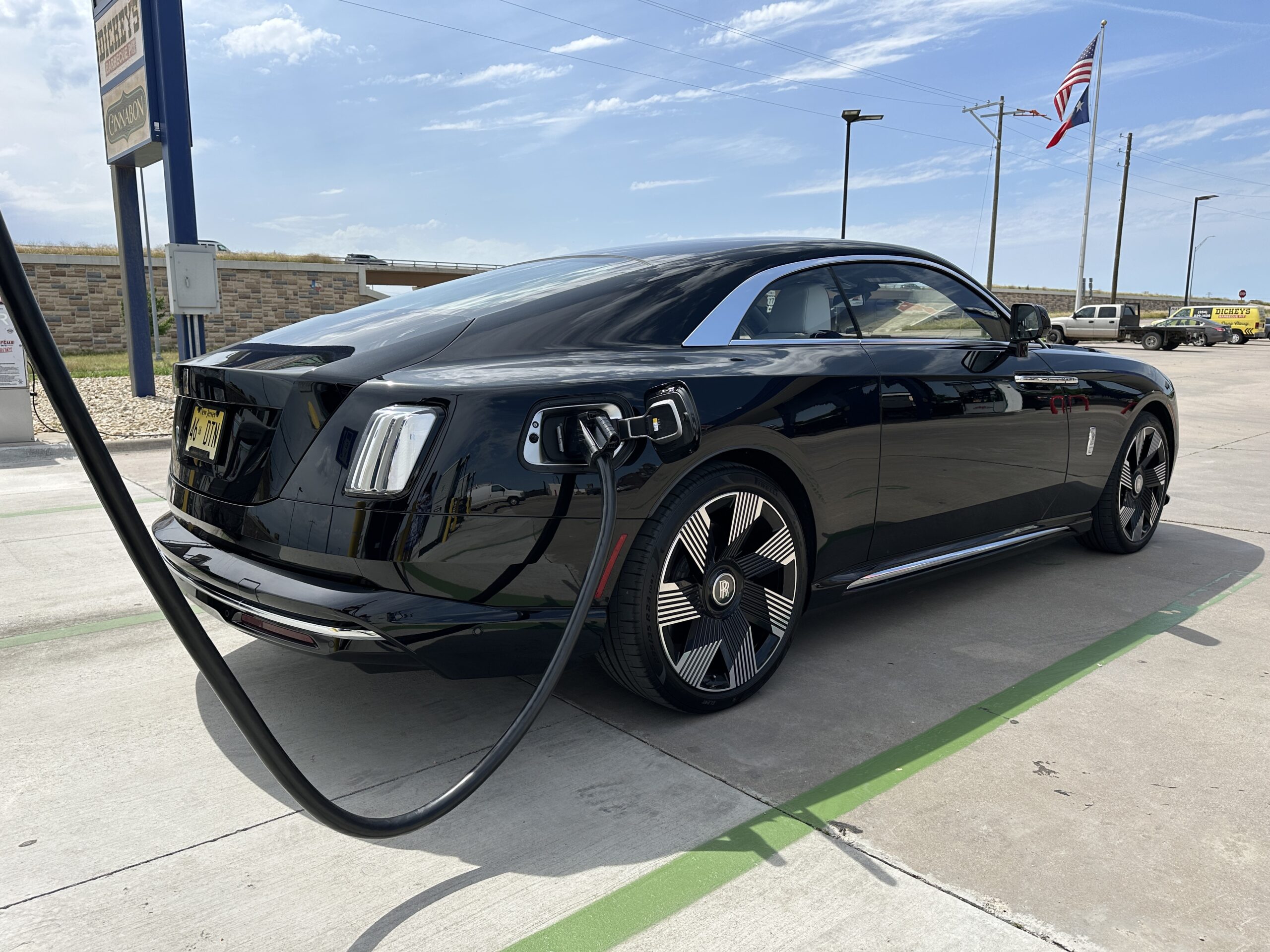 How Rolls-Royce built its first EV, the Spectre | Popular Science