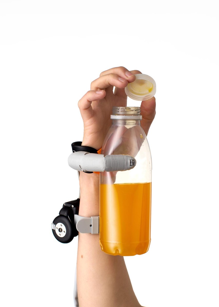 What would you do with a robotic third thumb? | Popular Science