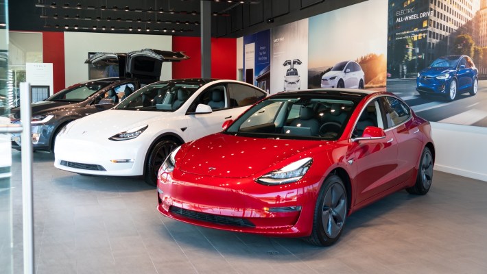 Tesla workers allegedly mishandled car camera footage | Popular Science