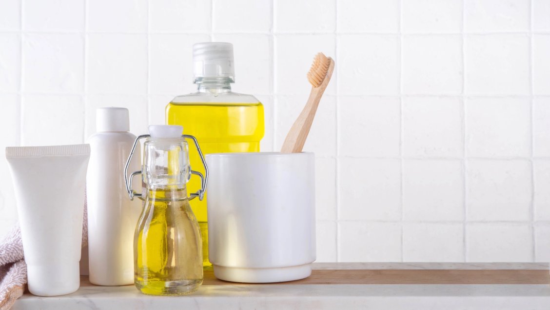 What does oil pulling do to your teeth? We asked dentists. | Popular ...
