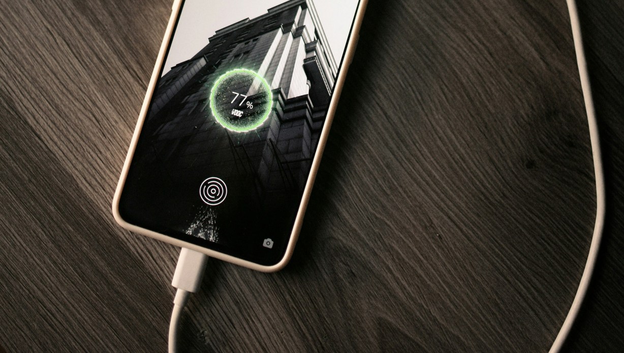 You can (and should) stop charging your phone when it hits 80 percent ...