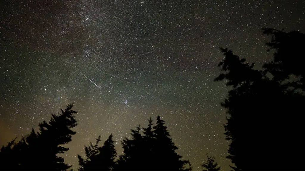 August skygazing: First supermoon of 2024 and the Perseids meteor ...