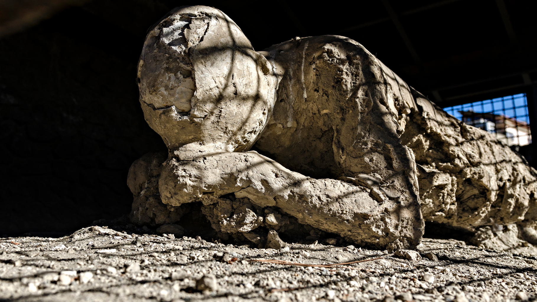 Two Pompeii skeletons reveal a new story of death at mega disaster ...