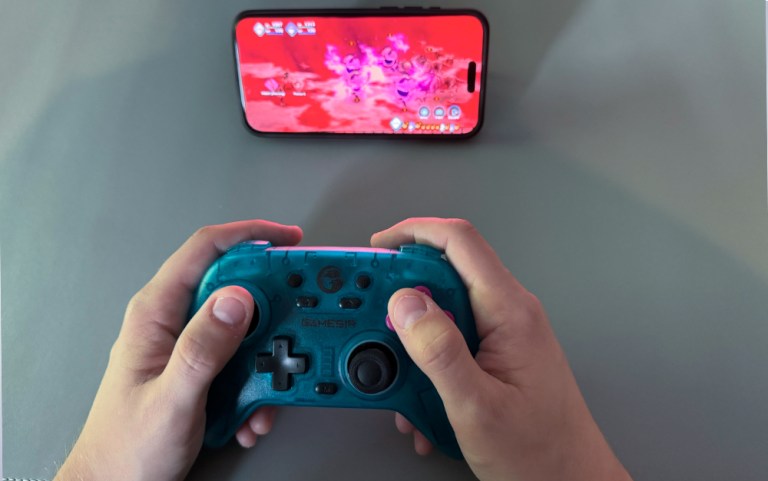 The best mobile game controllers, tested and reviewed | Popular Science