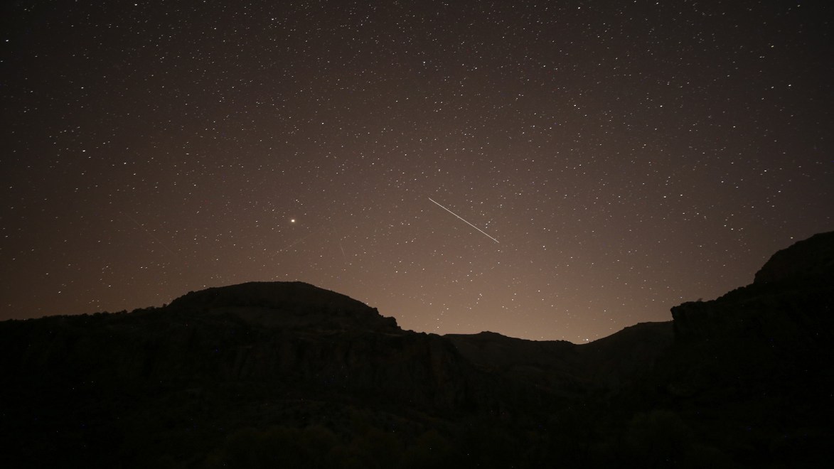 November's sky lights up with three meteor showers and the last ...
