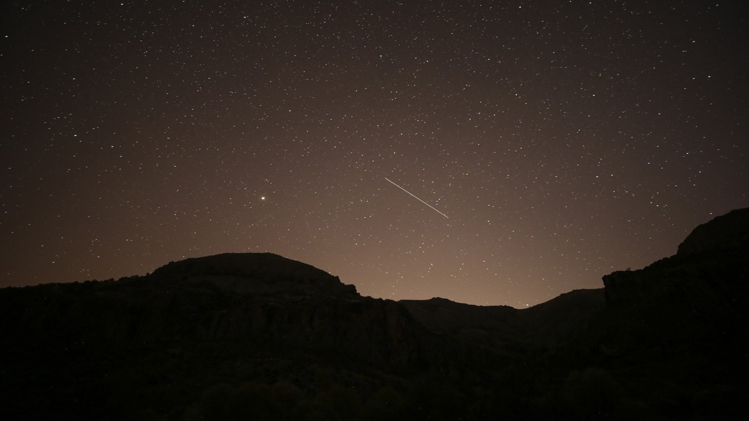 November's sky lights up with three meteor showers and the last ...