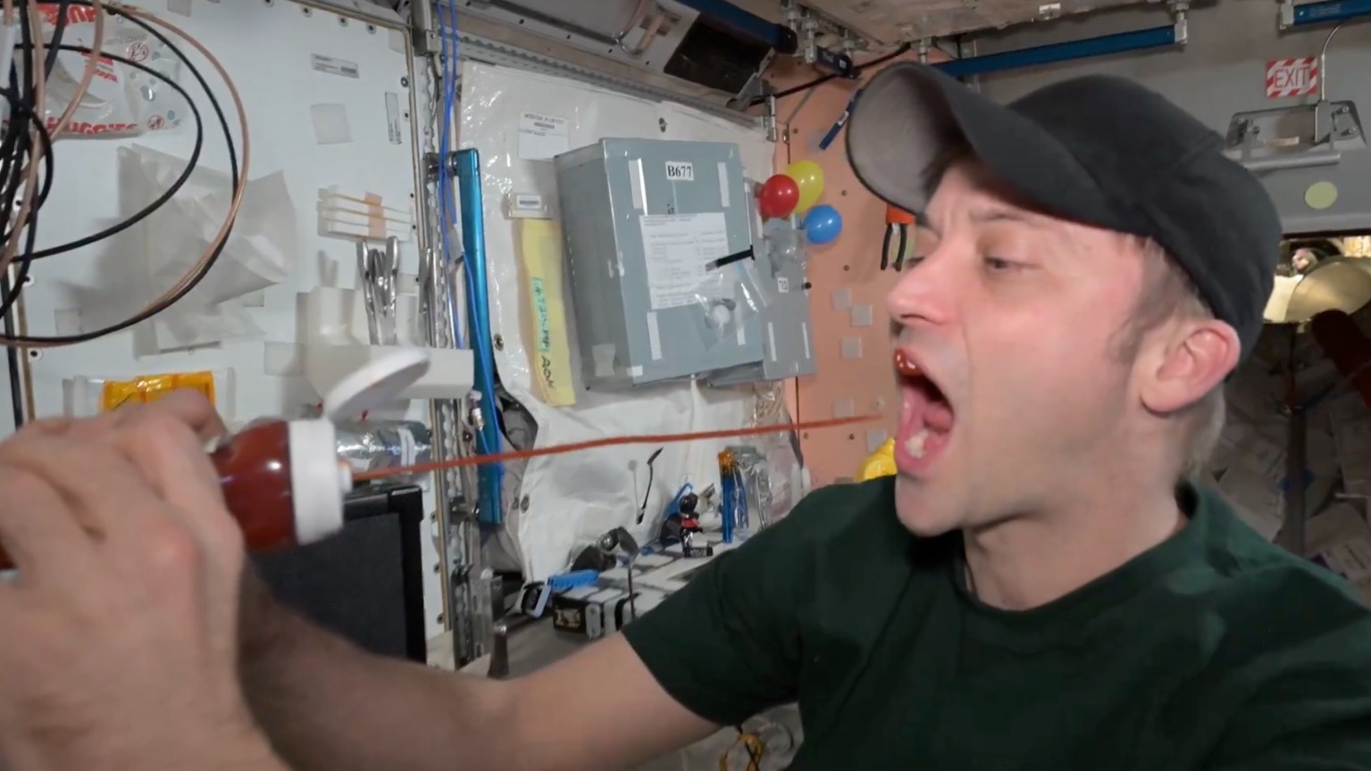 See (and never unsee) a NASA astronaut eating ketchup in space ...