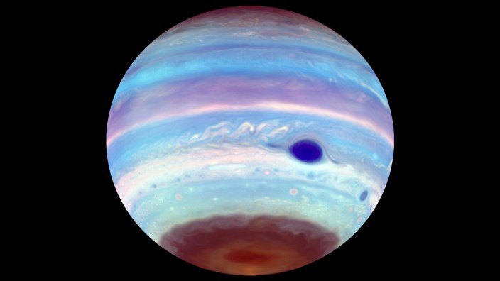 Jupiter's lightning is 100 times stronger than Earth's bolts | Popular ...