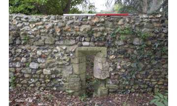 Medieval toilet helps uncover lost home of the England's last Anglo ...