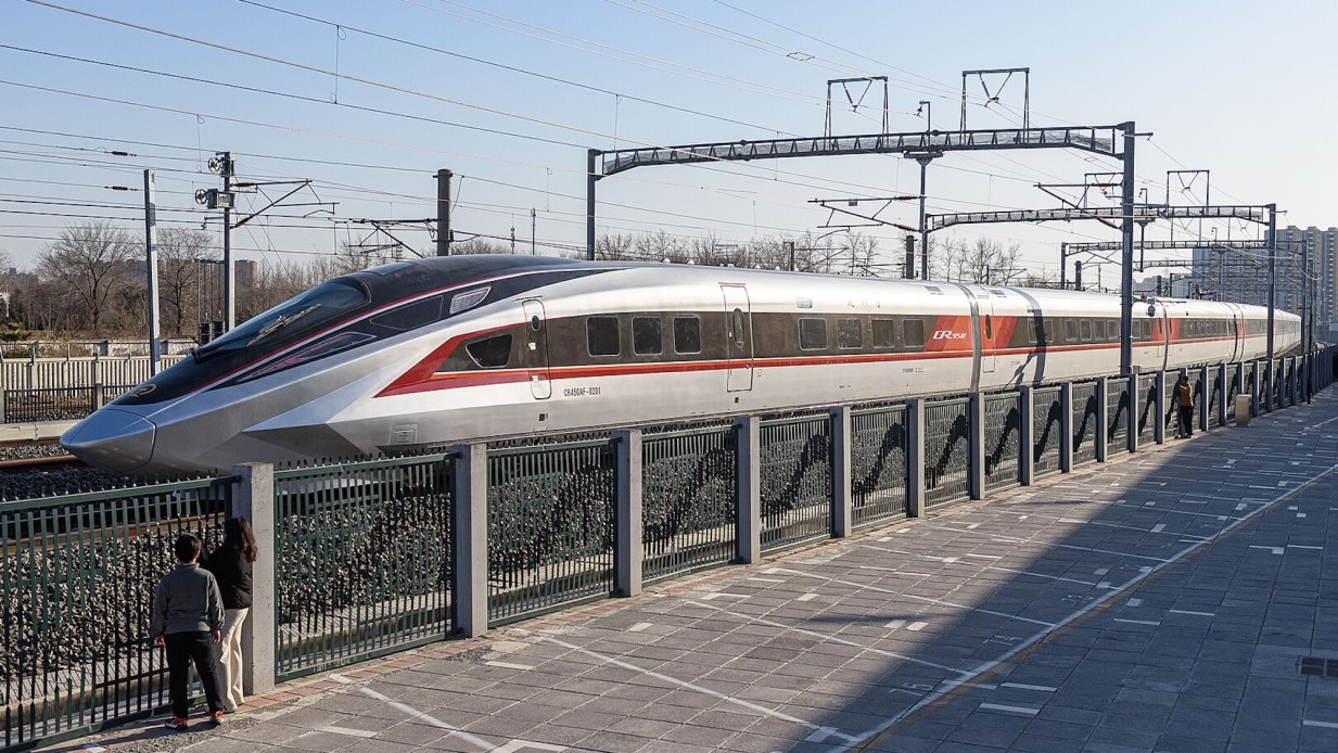 At 281 mph, China tests its fastest high-speed train | Popular Science