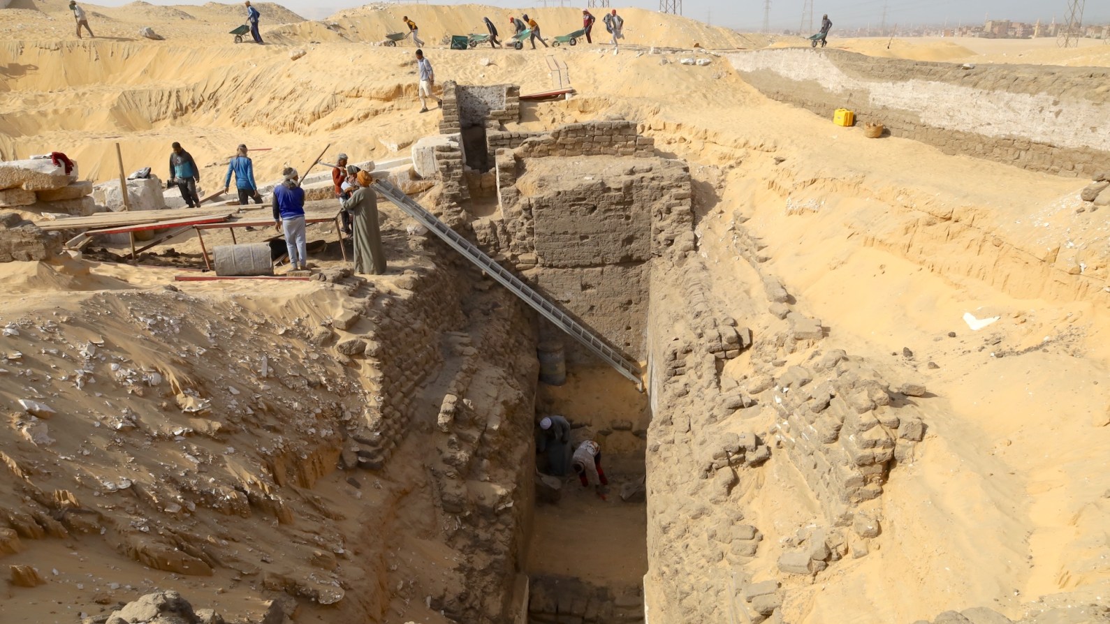 A mystery pharaoh's massive tomb was discovered in Egypt | Popular Science
